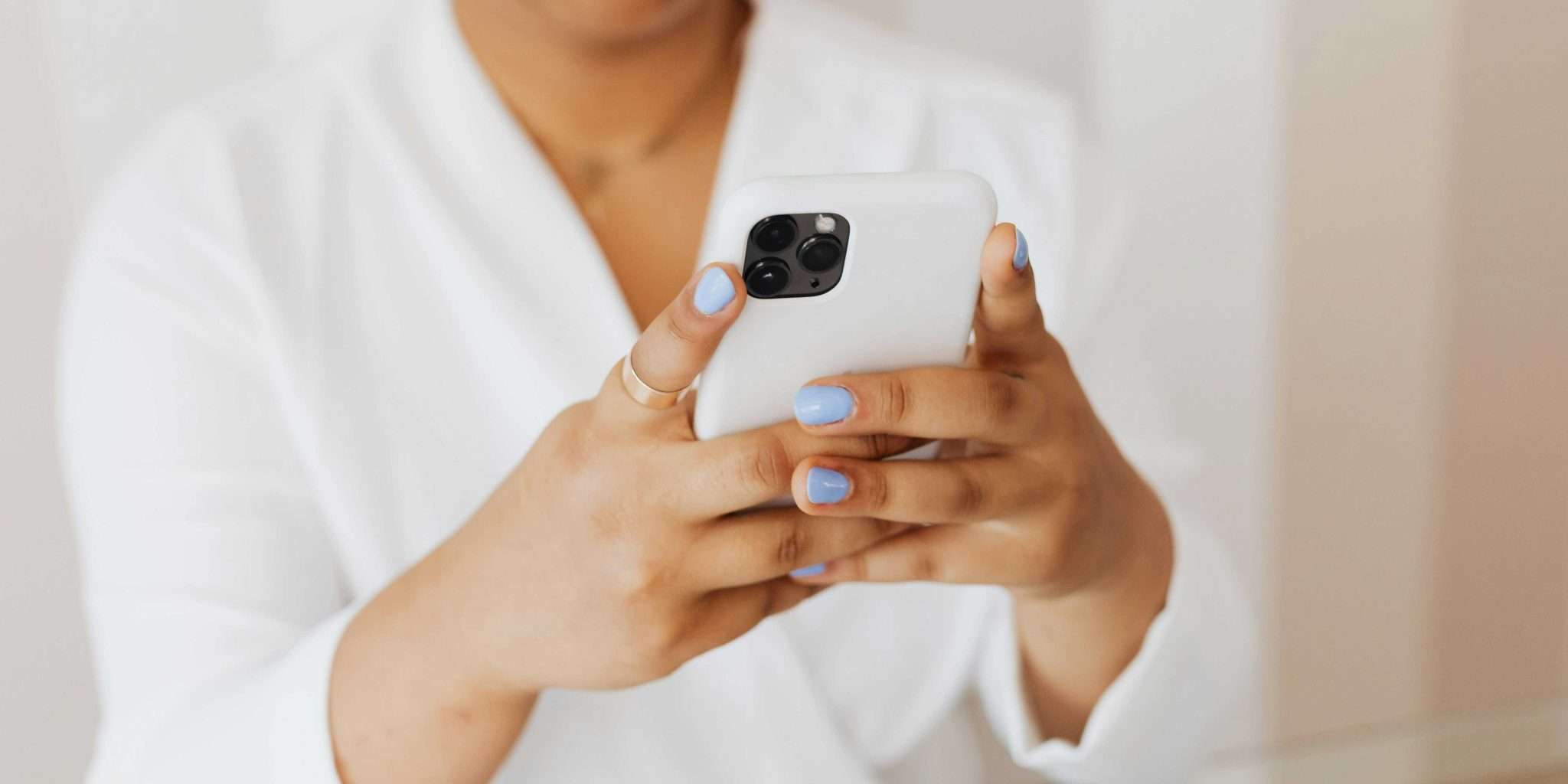 Oversharing Online: Is There Such Thing as TMI? | Just N Life