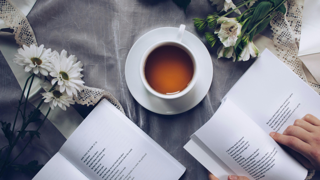 Reading Romances: One Reader's Rediscovery Into an Unfamiliar Genre ...